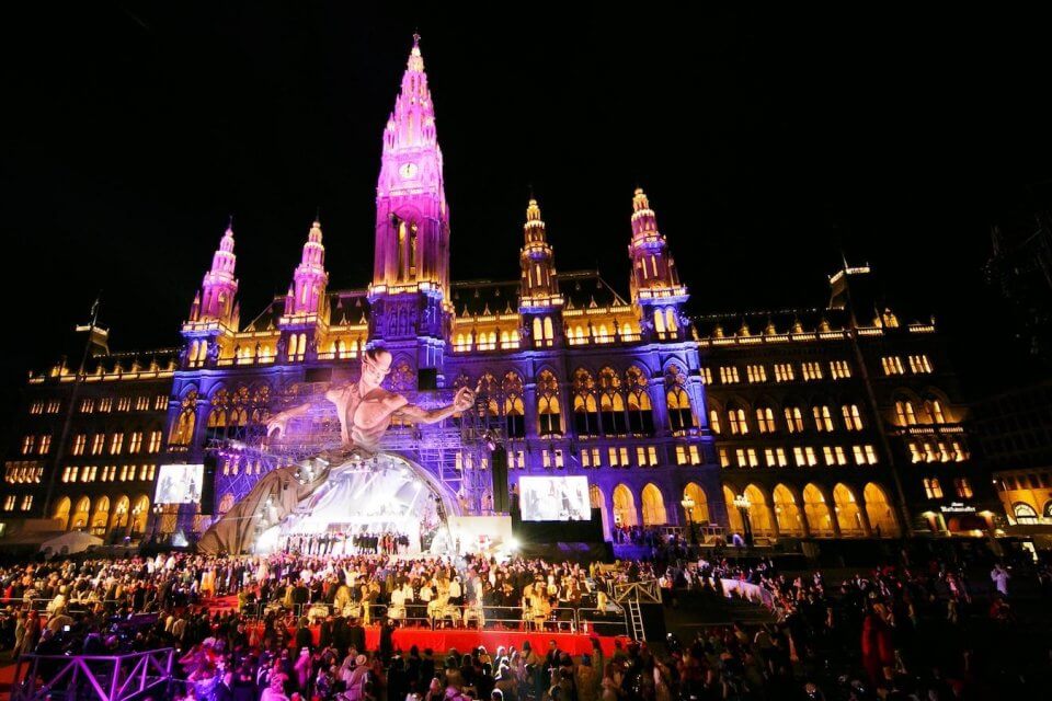 Life Ball di Vienna, l'evento dedicato all'HIV arriva alla sua ultima ...