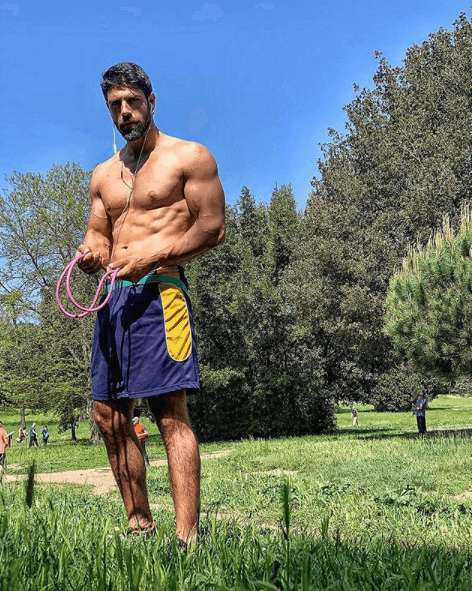 Gilles Rocca, le foto sexy del concorrente di Ballando 2020 - Gay.it