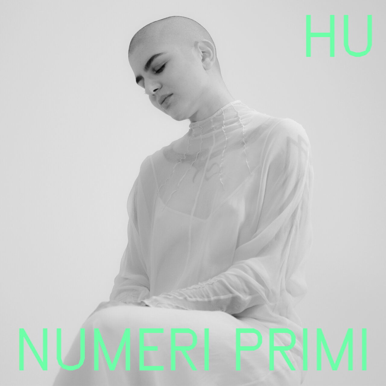 Hu, il primo album tra libertà e accettazione: "Mi spoglio di tutto ...