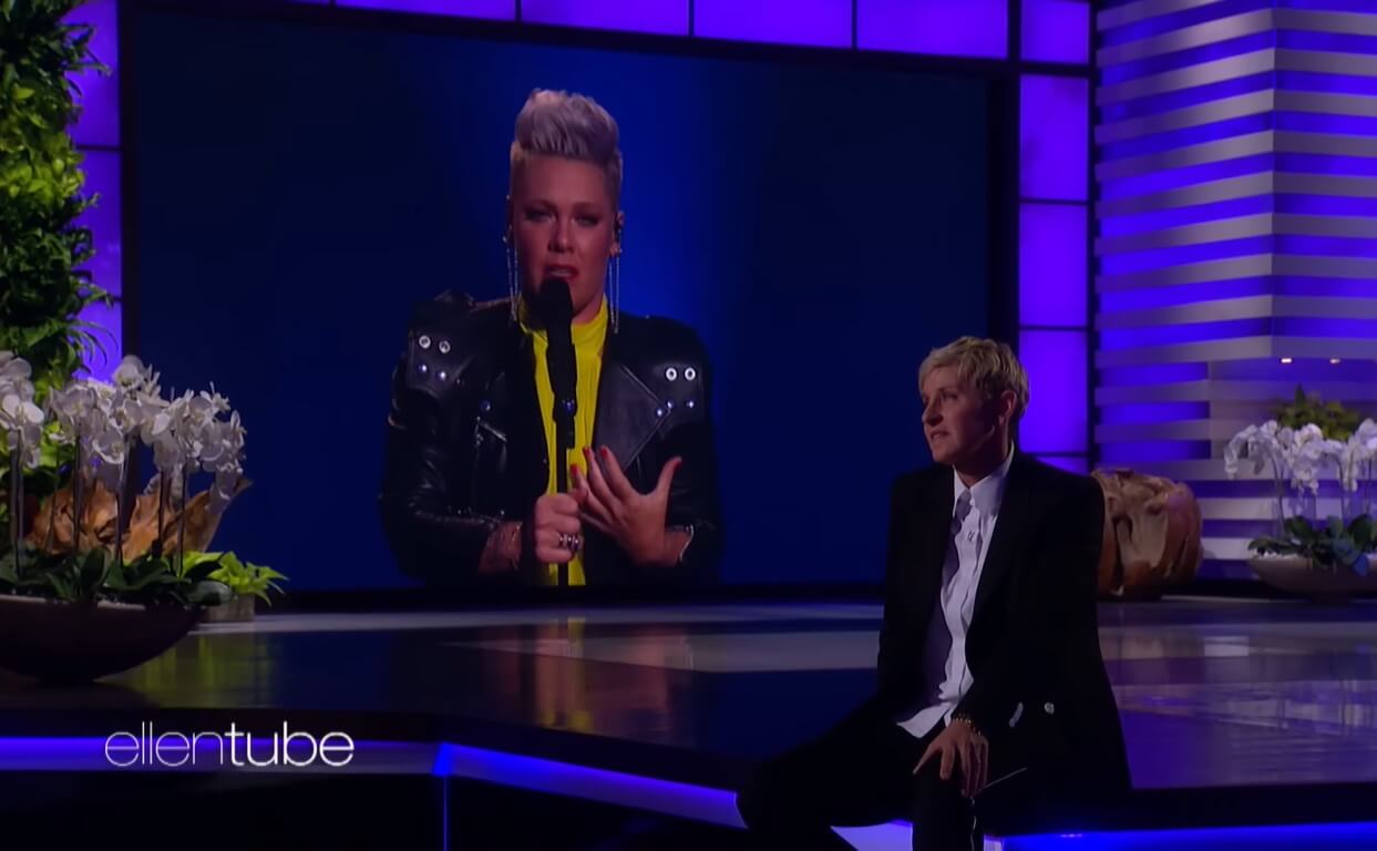Pink emoziona Ellen DeGeneres cantando "What About Us" per l'ultima ...